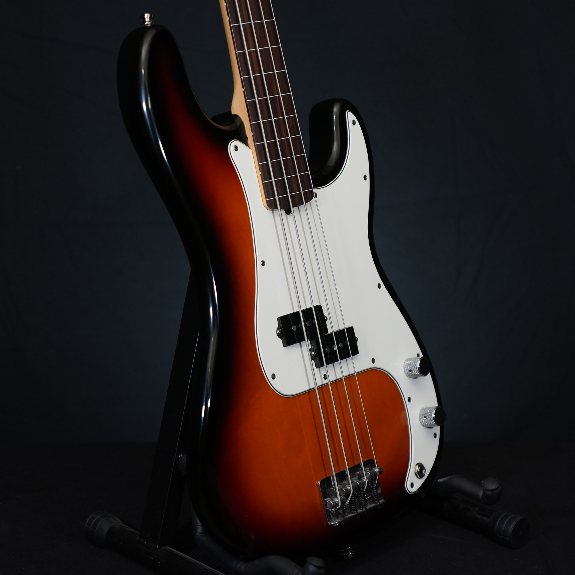 1995 Fender Precision Bass Fretless – Picker’s Supply