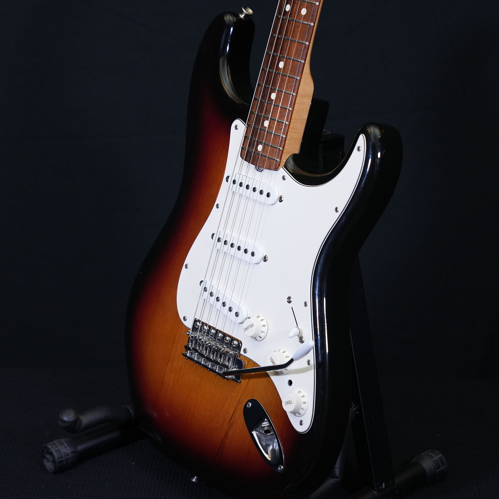 1982 Fender Stratocaster Vintage Series – Picker’s Supply