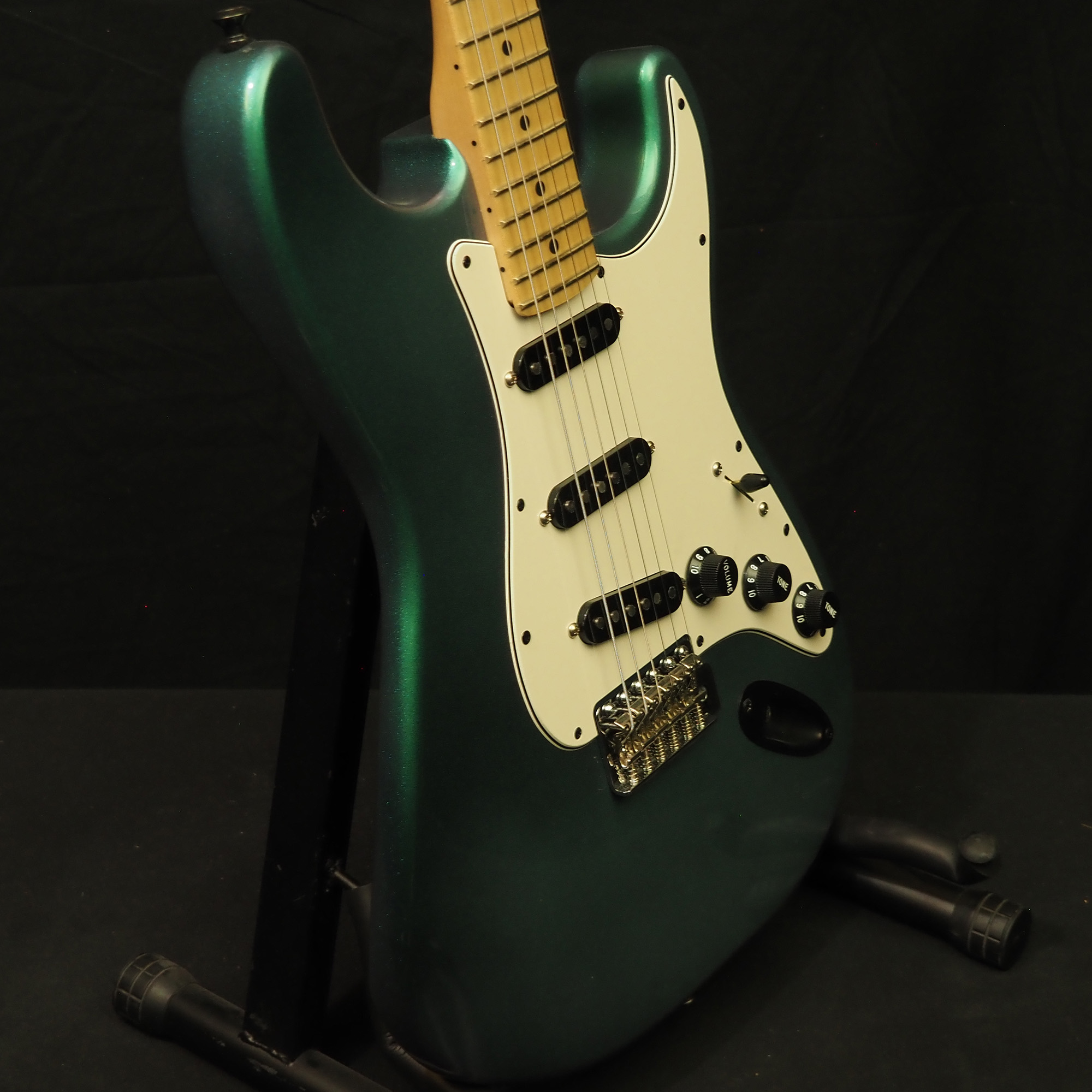 Custom Build Strat w/Color Shifting Finish – Picker’s Supply